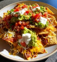 Game Day Chips and Dip: 5 Irresistibly Cheesy Layers – Vihaad Rezepte